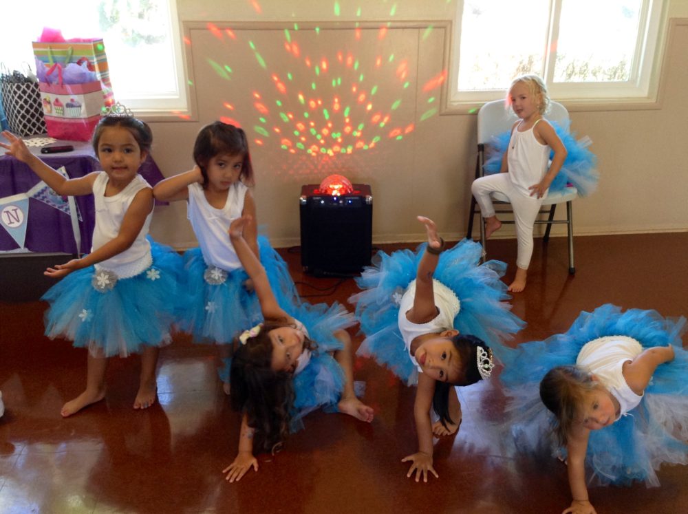 Frozen - Cheer Mania Party